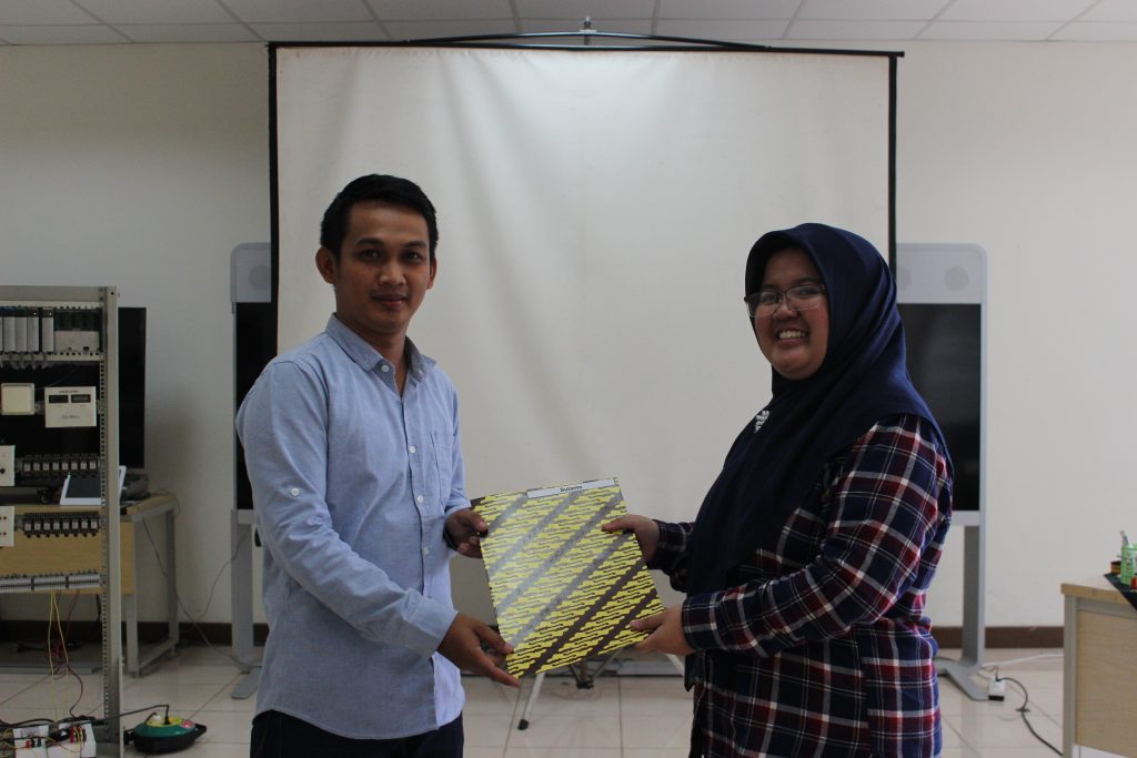 Pusat Teknologi Instrumentasi dan Otomasi Pelatihan Programmable Logic ...